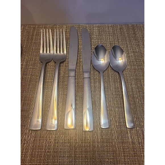Oneida | Dining | Oneida Rio Lot Of 6 Pieces Of Stainless Flatware Glossy | Poshmark